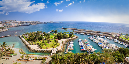 Anfi Beach – The Cunning Canary